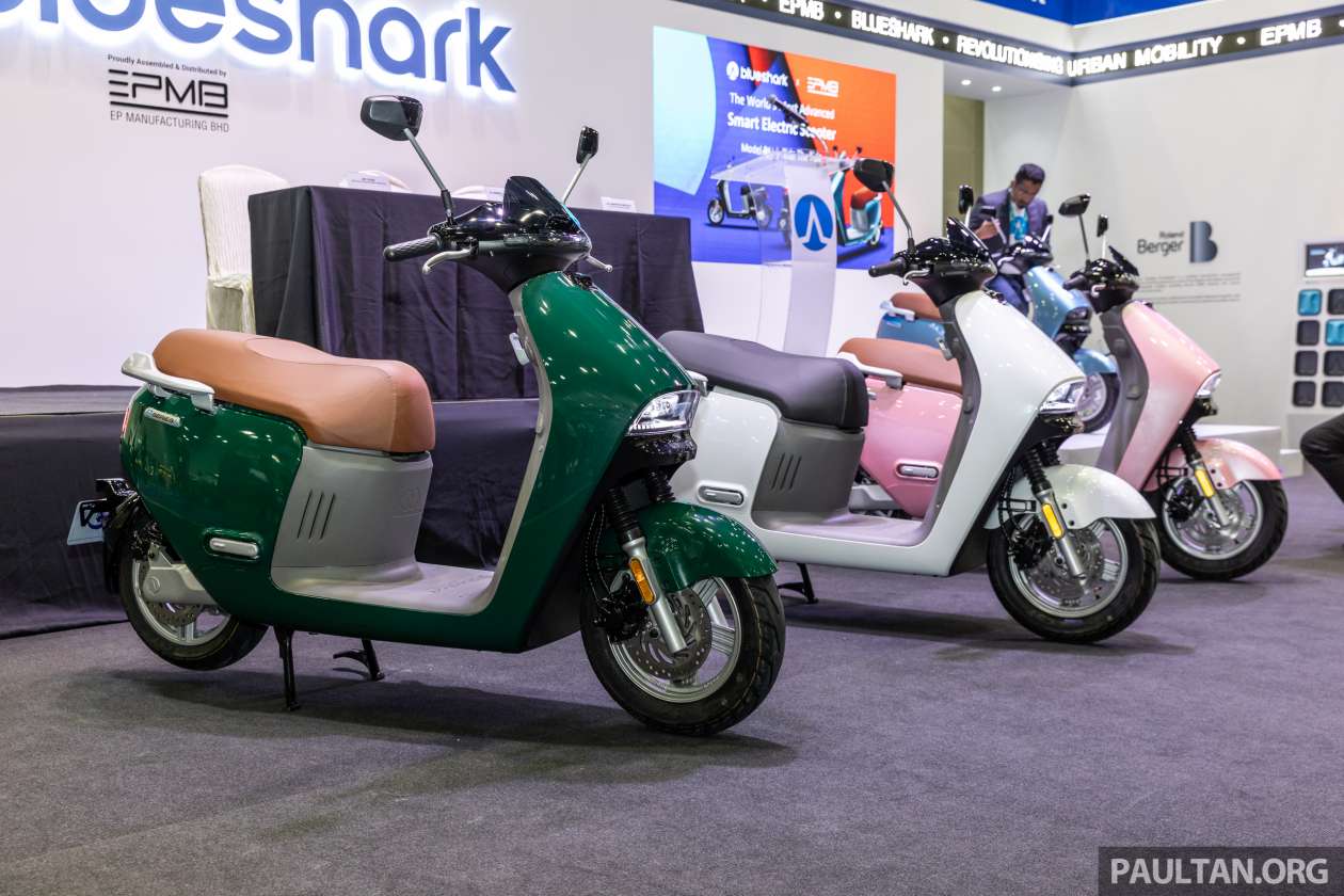 Blueshark R1 electric scooter shown at IGEM Malaysia - IGEM 2025